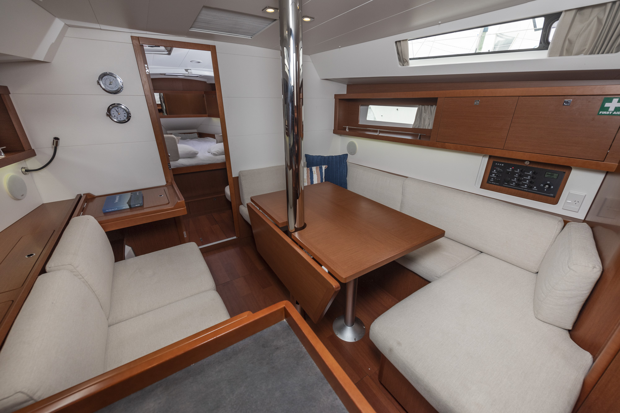 Beneteau Oceanis 41 - YachtShare