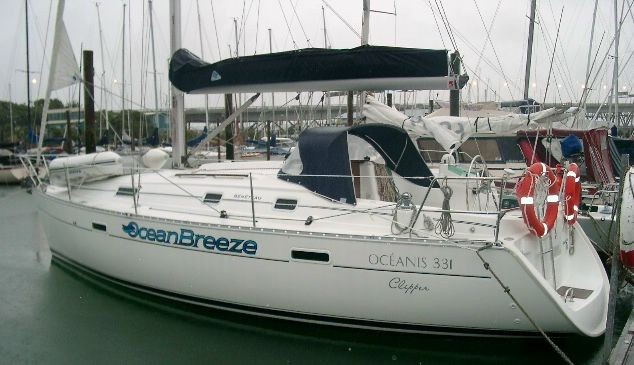 Beneteau Oceanis 331 - YachtShare