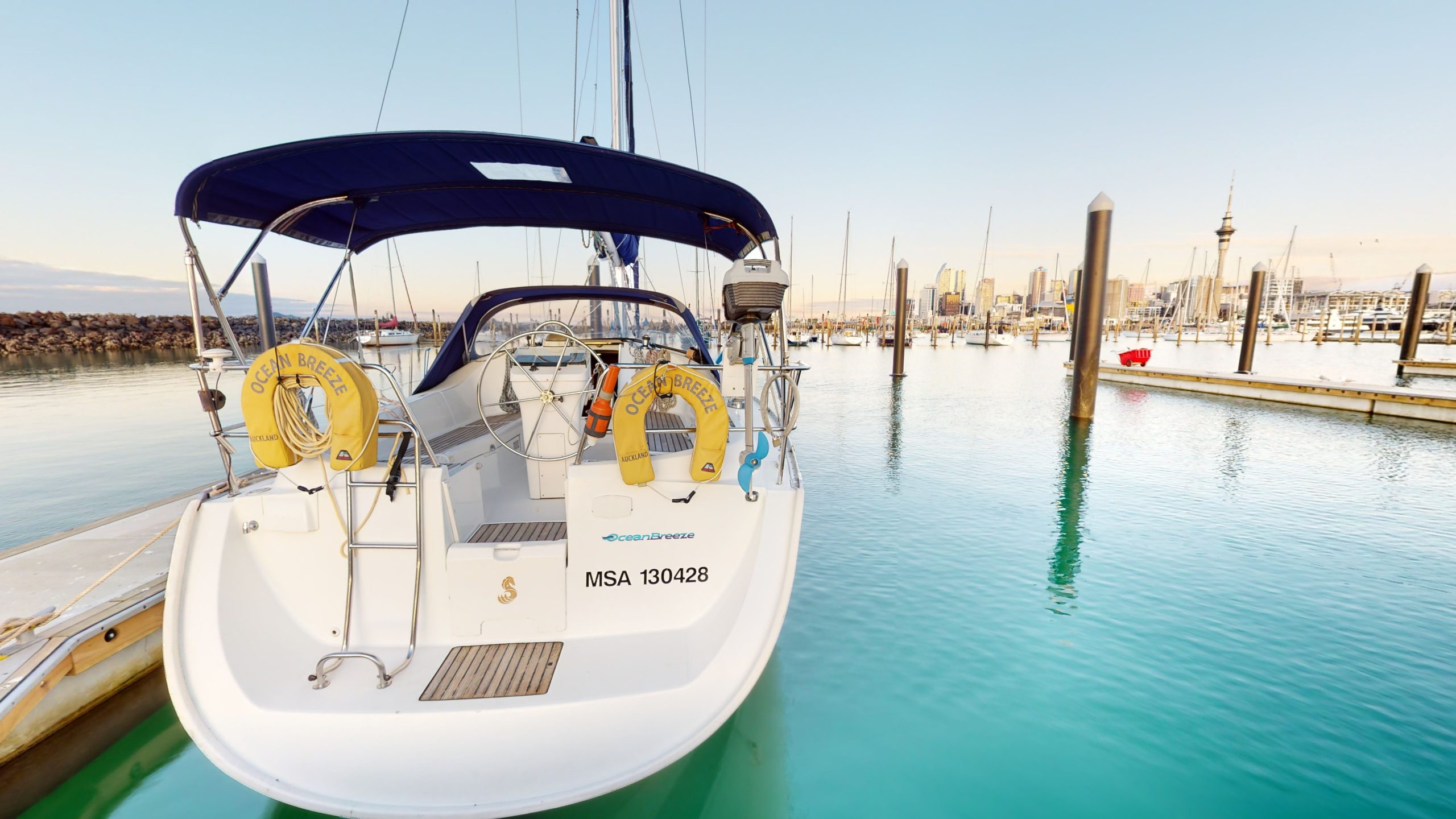 Beneteau Oceanis 331 - YachtShare
